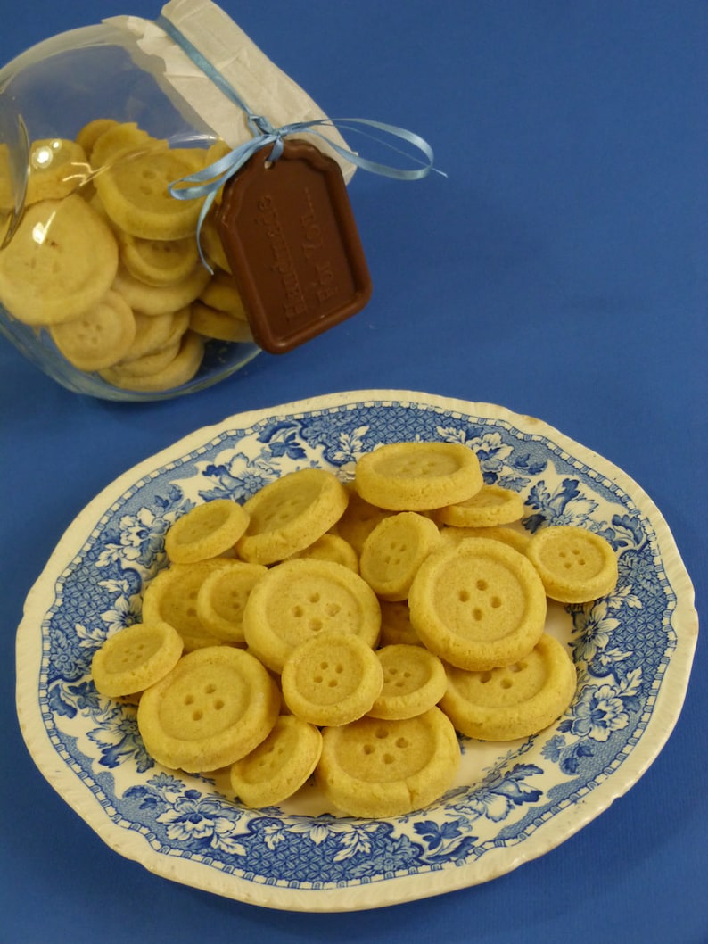 GIANT BUTTONS Button Silicone Chocolate / Candy Bakeware Mould for ...