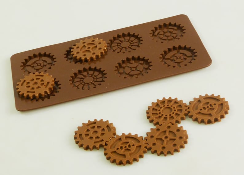 STEAMPUNK GEARS Cogs Wheels Silicone Chocolate / Candy Bakeware Mould ...