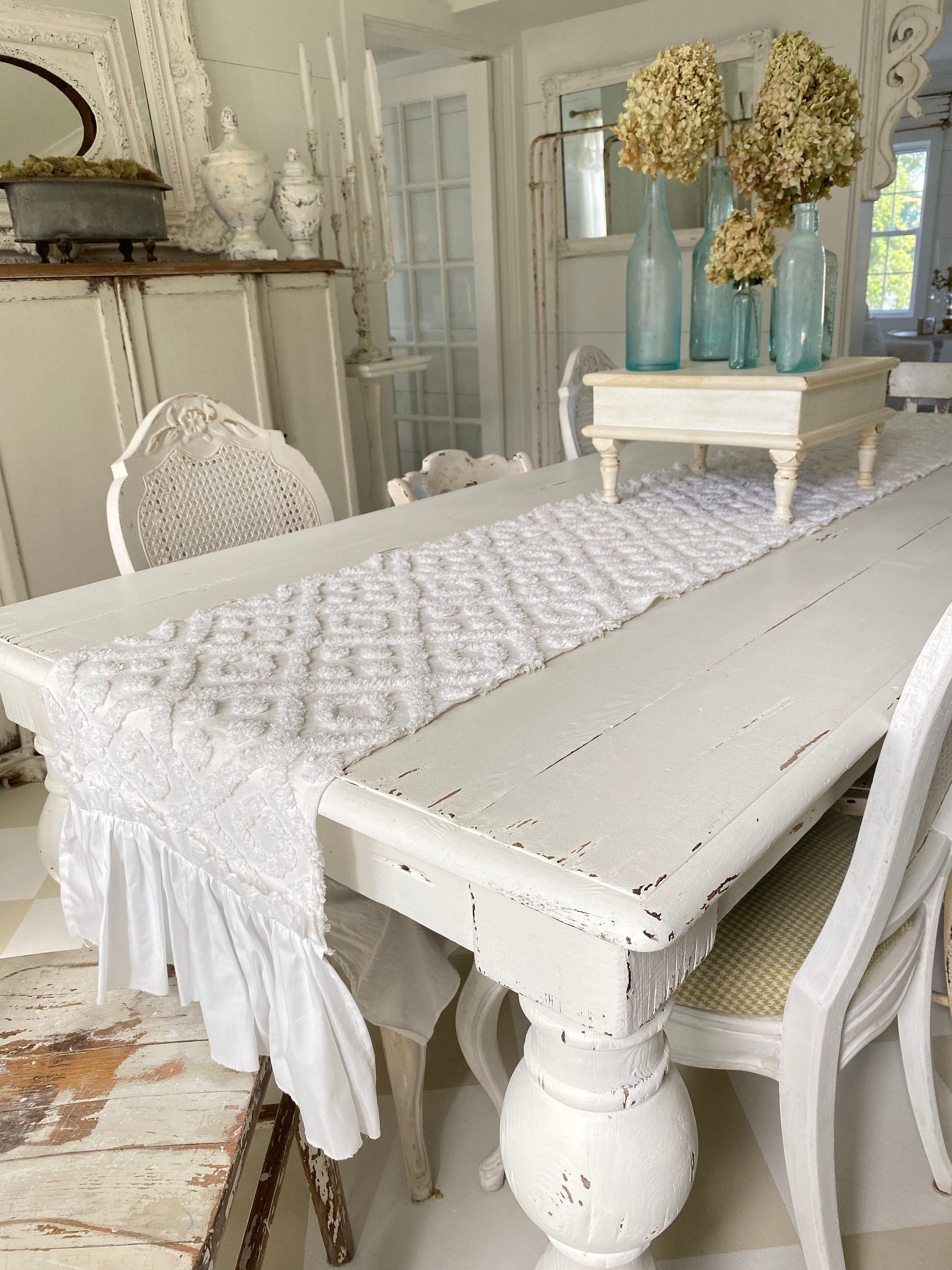 White shabby chic table store