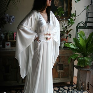 Satin Bridal Robe Angel Wing Sleeve Bridal Lingerie Wedding Sleepwear ...