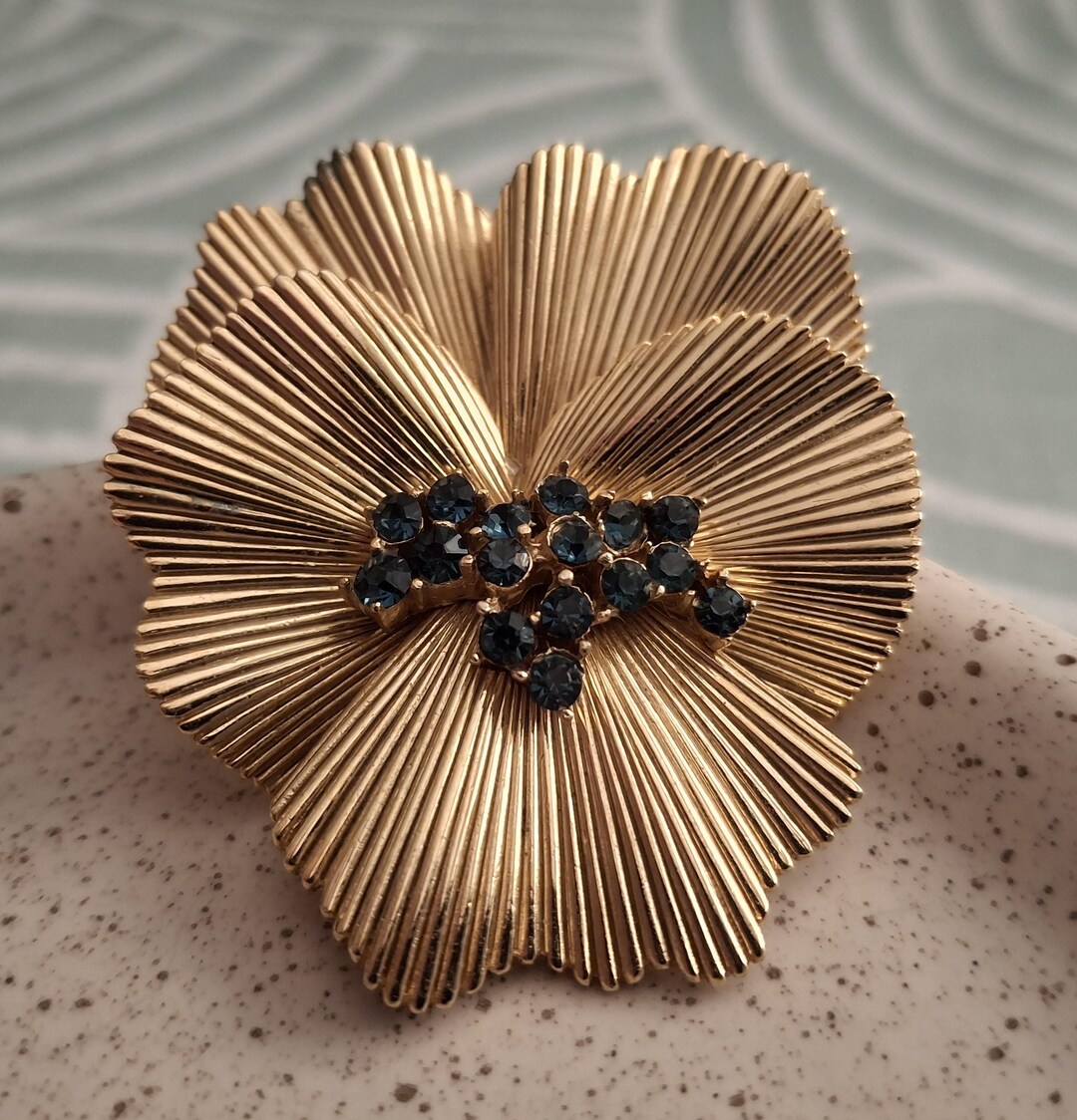 Vintage Crown Trifari Pansy Brooch – Gold Textured Petals & Blue ...