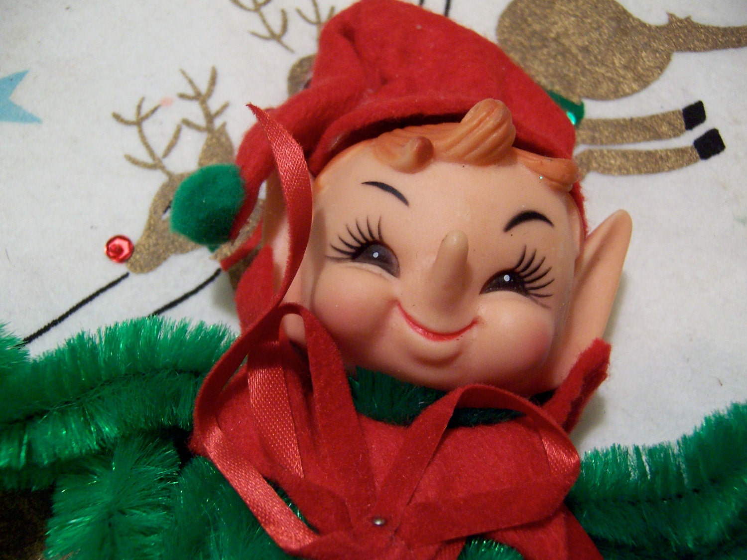 Magnet / Pipe Cleaner Elf Magnet | Etsy