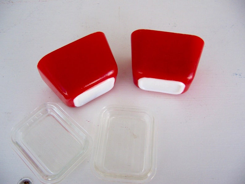 Pyrex Bowls / Small Red With Lids - Etsy