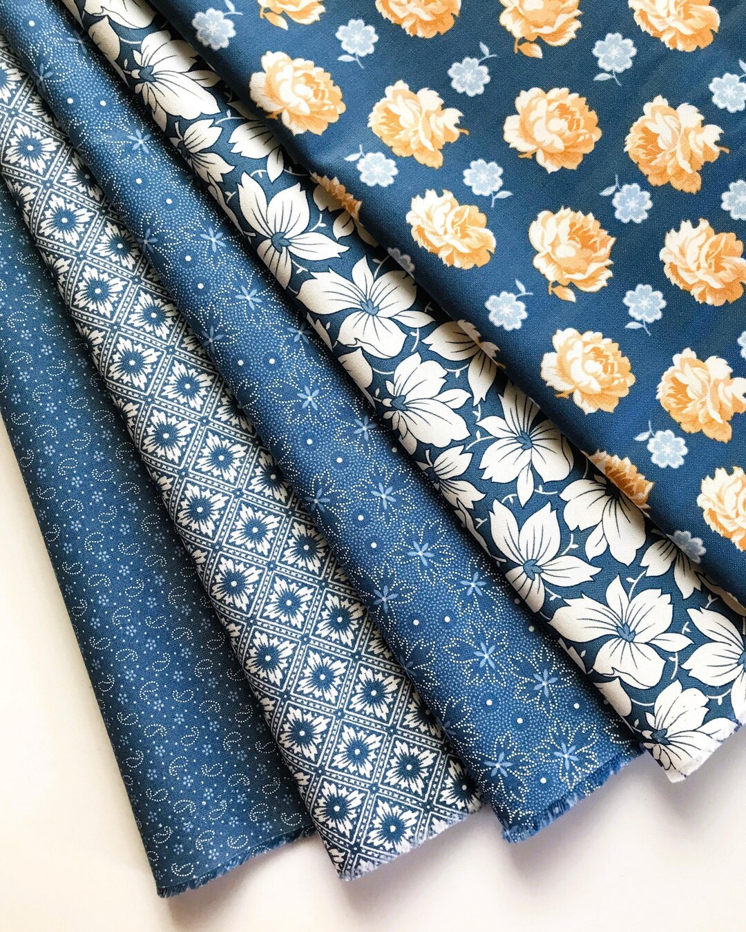 Fig Tree Denim & Daisies Fabric Fat Quarter Bundle - 5pc Denim Blue ...