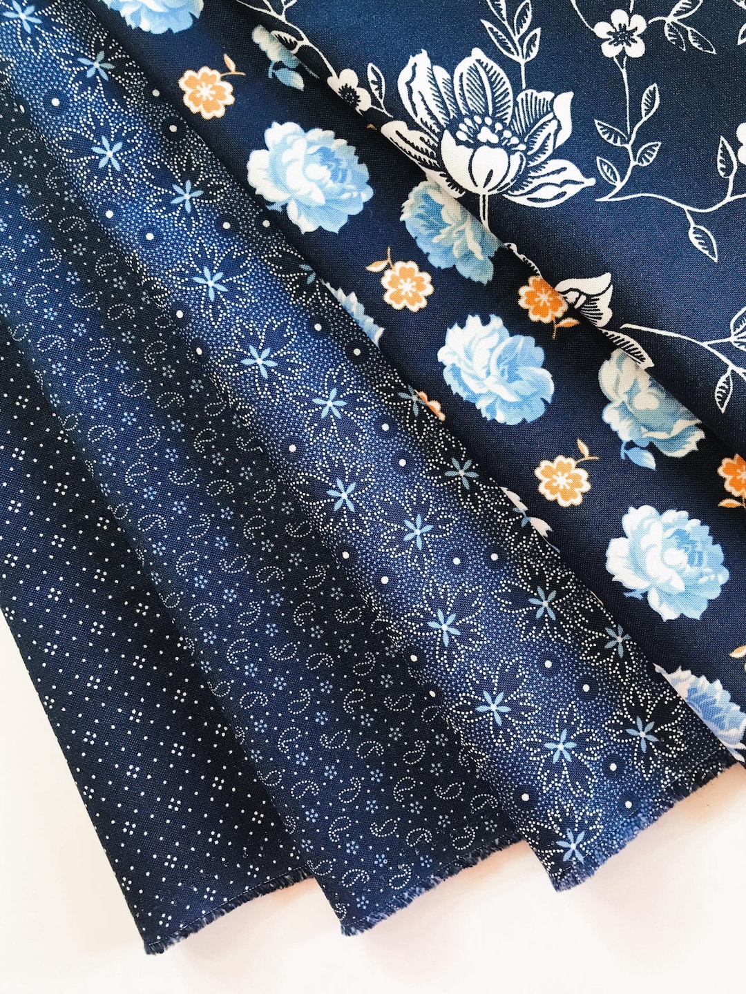 Fig Tree Denim & Daisies Fabric Fat Quarter Bundle - 5pc Dark Blue ...