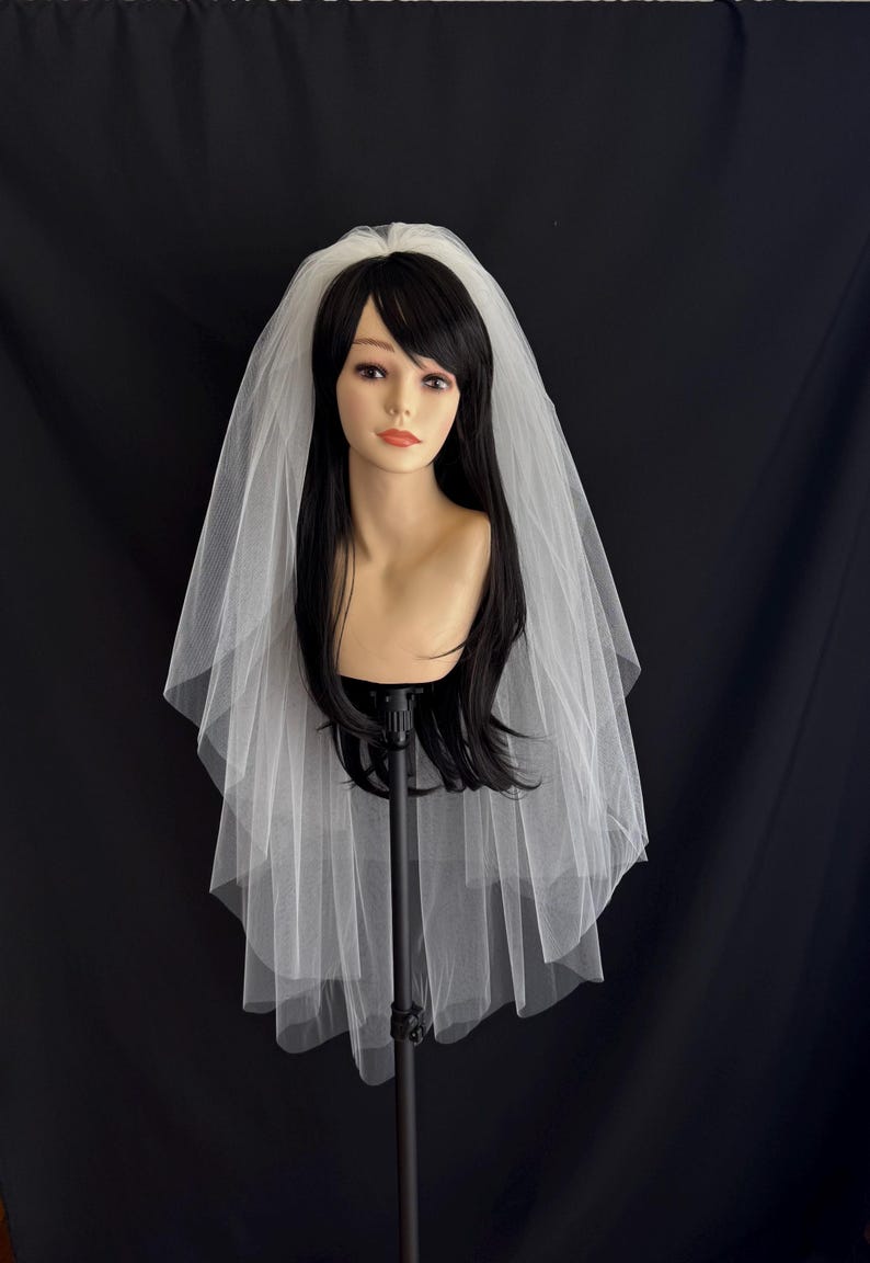 Short Tulle Two Tier Fingertip Wedding Veil: Bridal Veil With Blusher ...