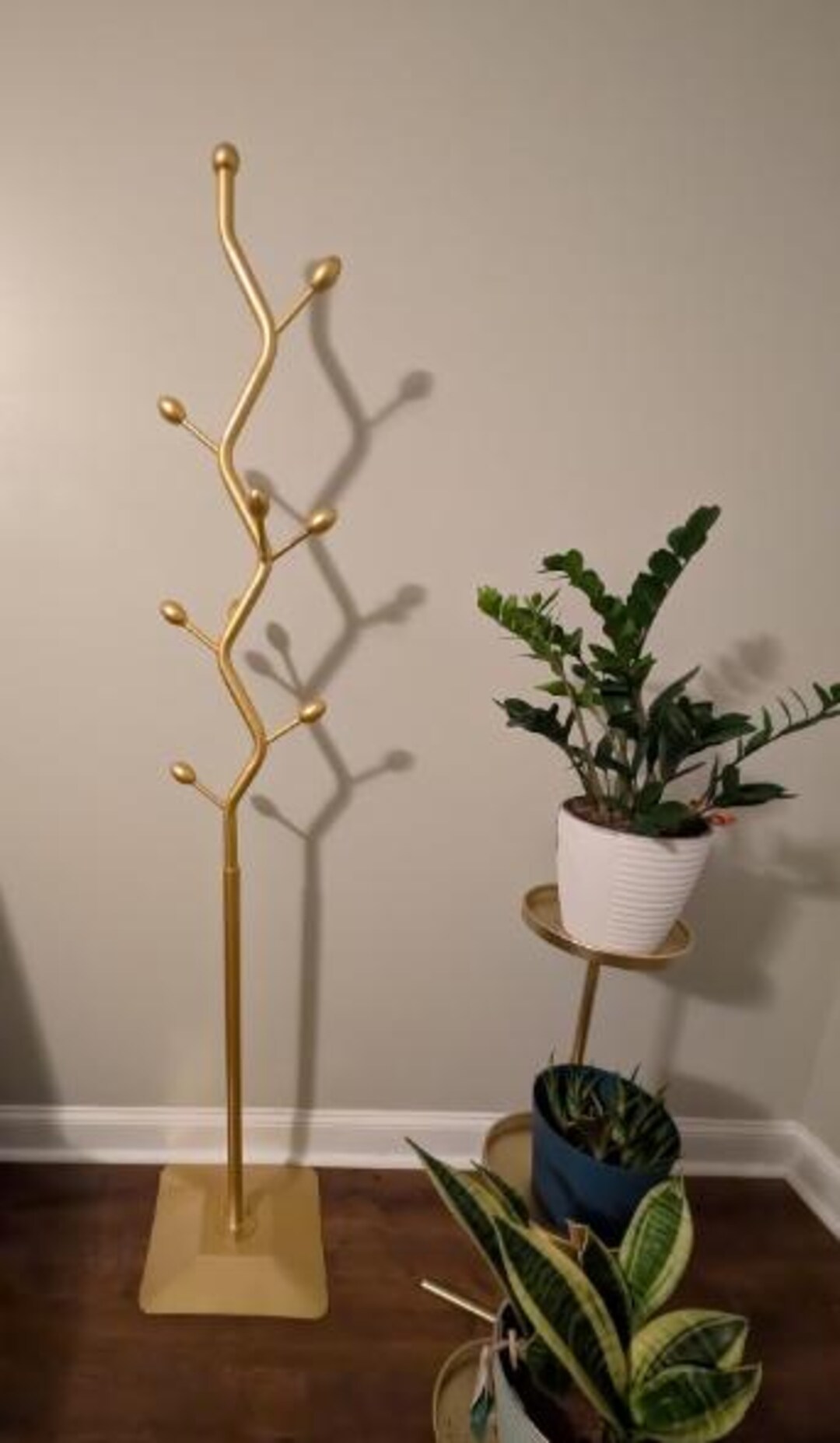Tree-shaped Metal Coat Rack Stand With 8 Hooks | Modern Freestanding ...