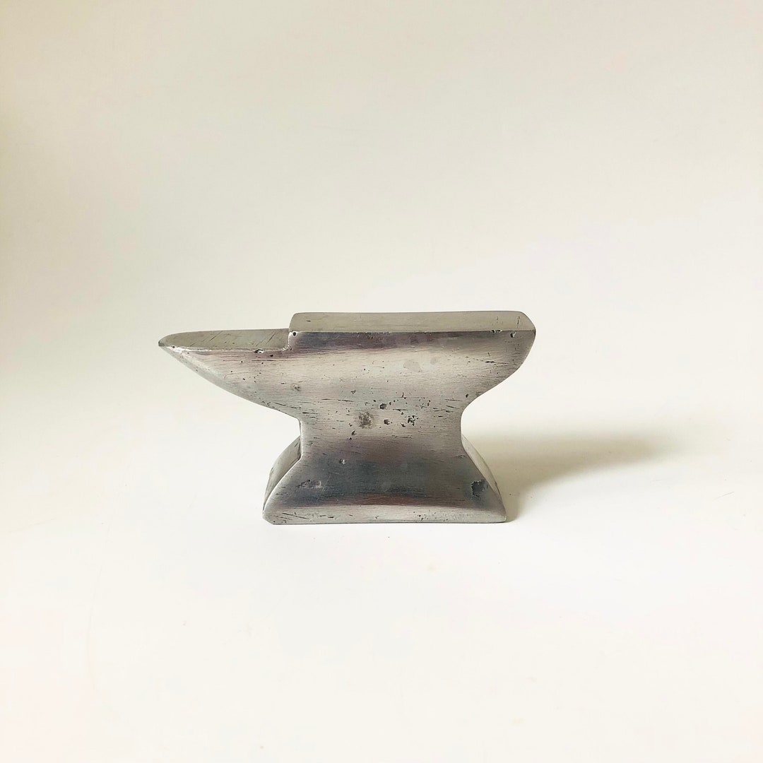 Small Vintage Metal Anvil Paperweight - Etsy.de