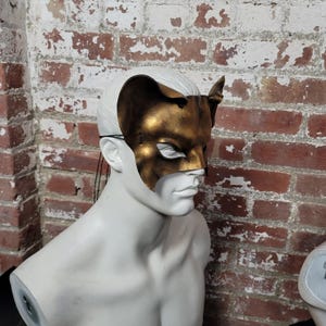 Lion or Lioness Cat Half Mask in Black/gold - Etsy