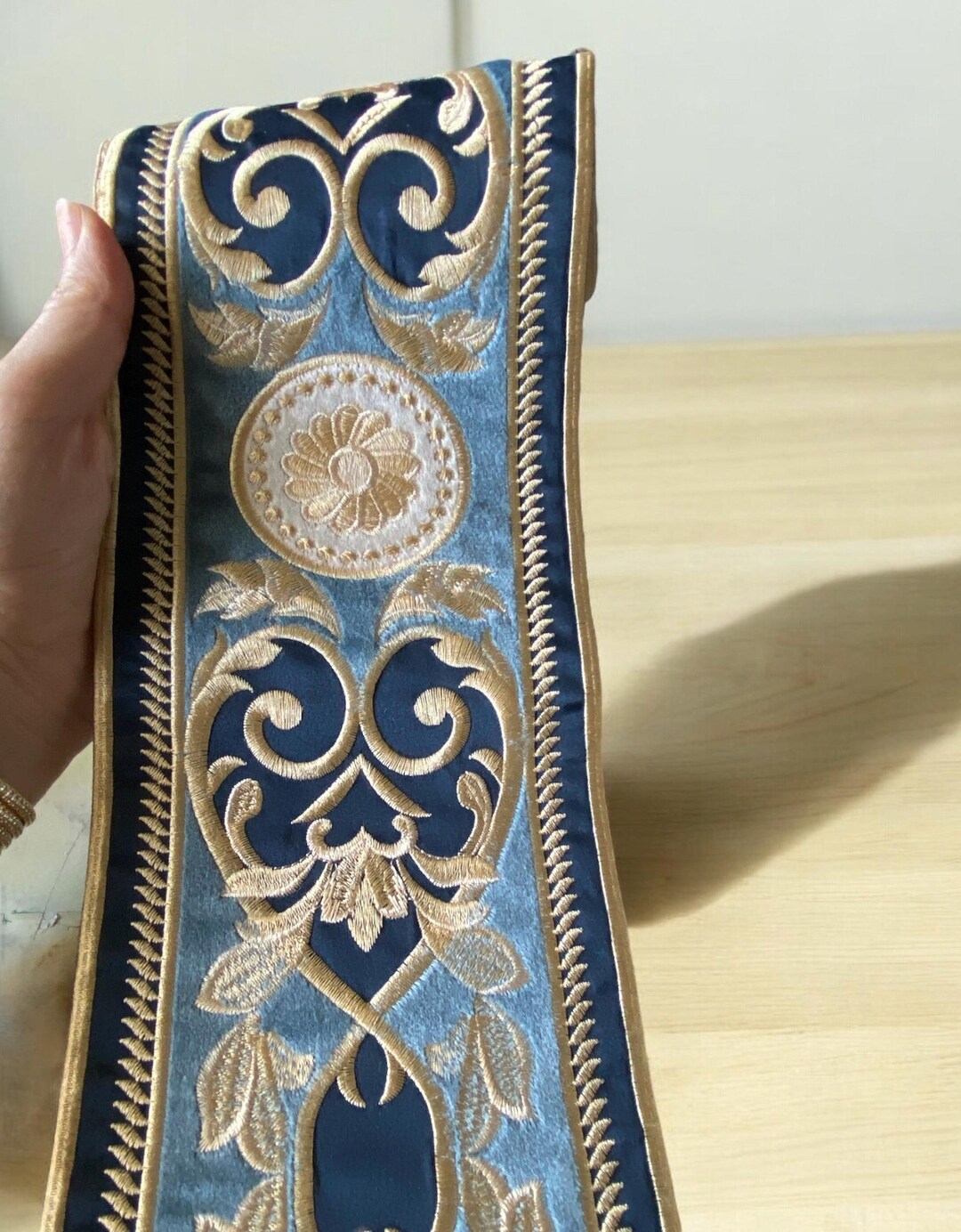 Fabric Trim With Embroidery Thread, Premium Quality 3D Edge Curtain ...