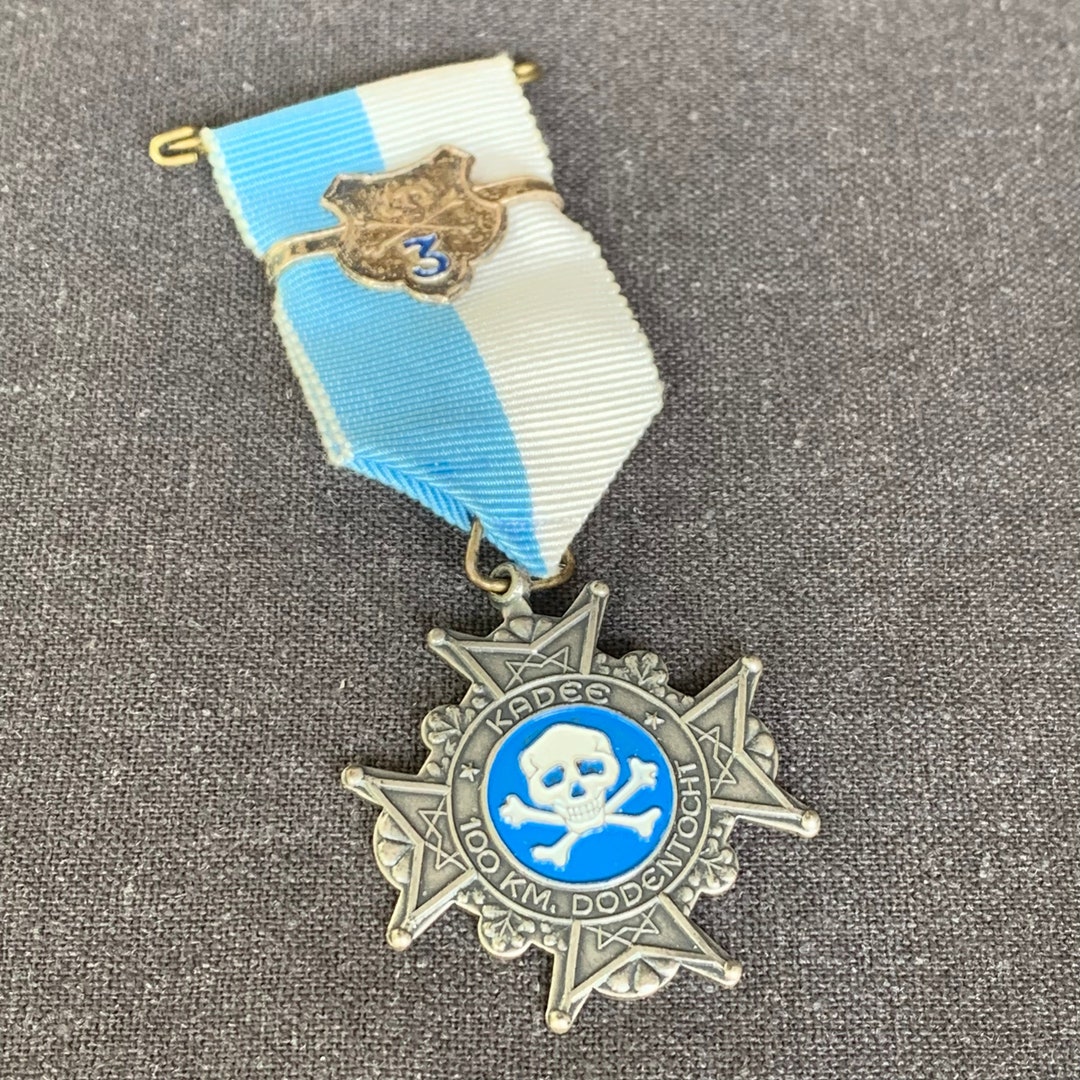 Vintage Dutch Souvenir Award Skull Medal. Dodentocht Walking Classic ...