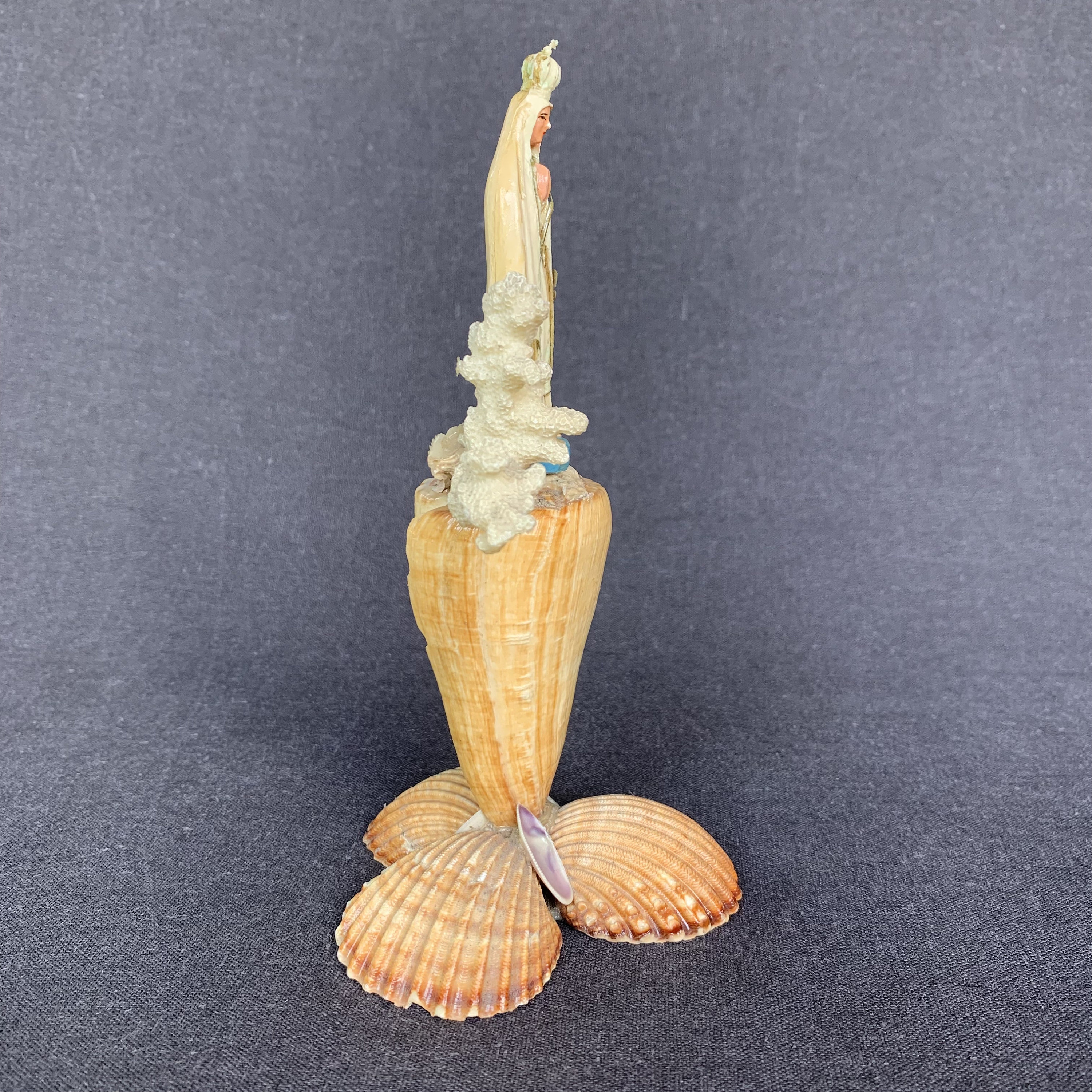 Vintage Kitsch Collectibles Seashells Art Travel Souvenir. Seaside ...