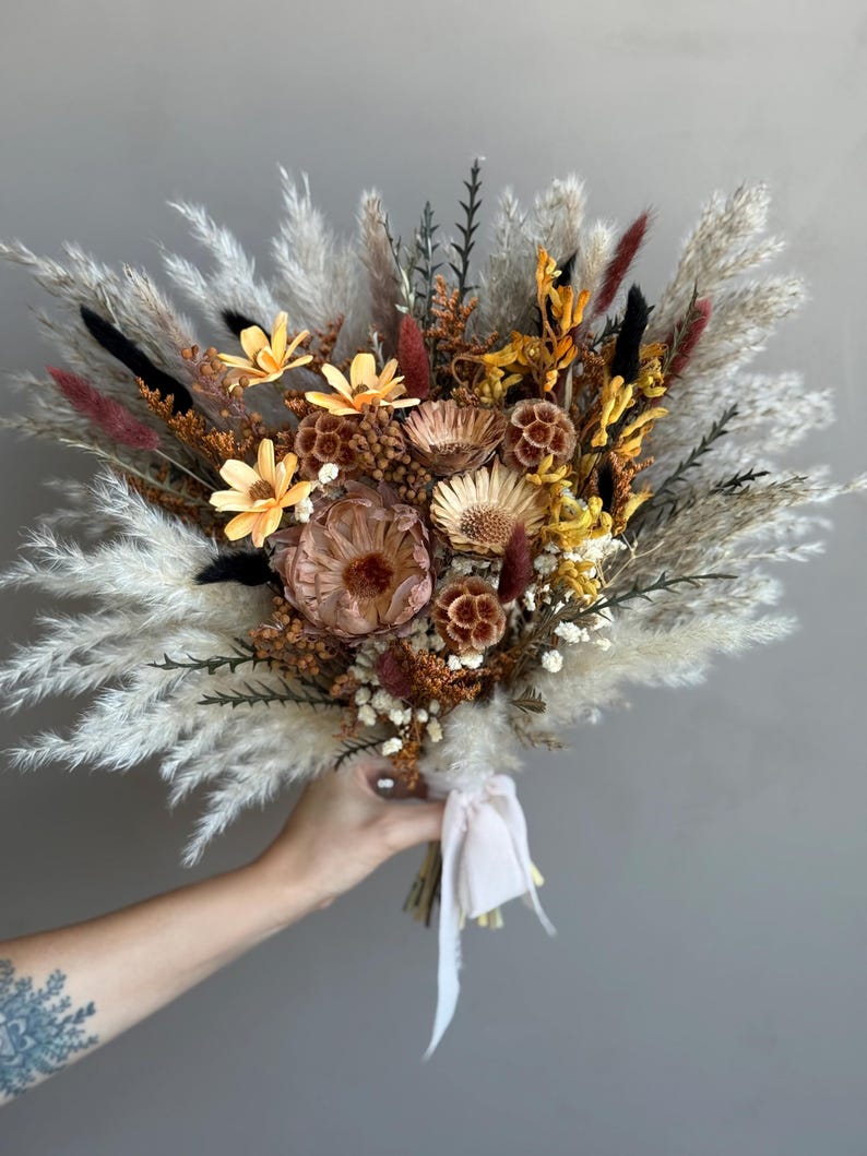 Elegant Dried Flower Wedding Set – Handcrafted Bridal & Bridesmaid ...