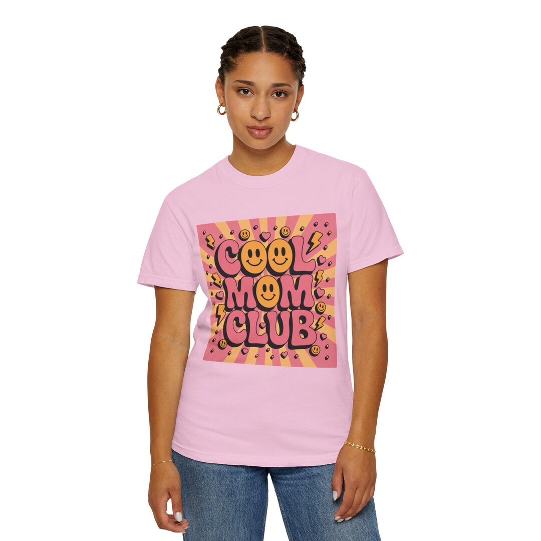 Cool Mom Club Shirt, Retro Smile Face T-shirt, Aesthetic Pastel Comfort ...