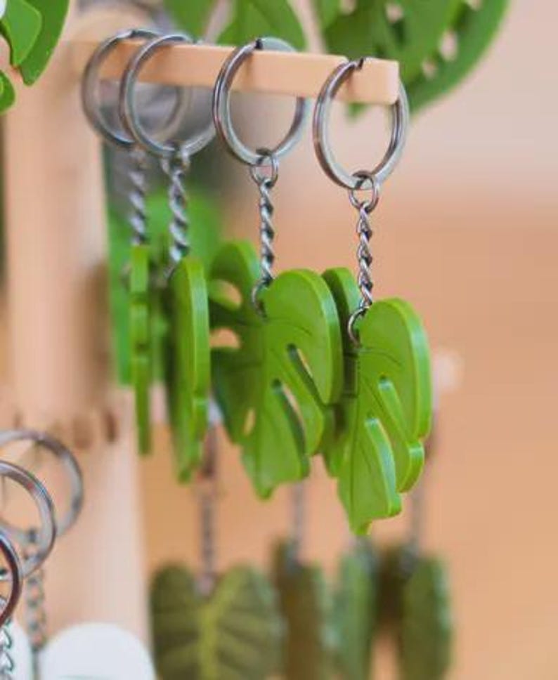 Monstera Leaf Keychain – 3D Printed Plant Keyring | Tropical Charm Gift ...