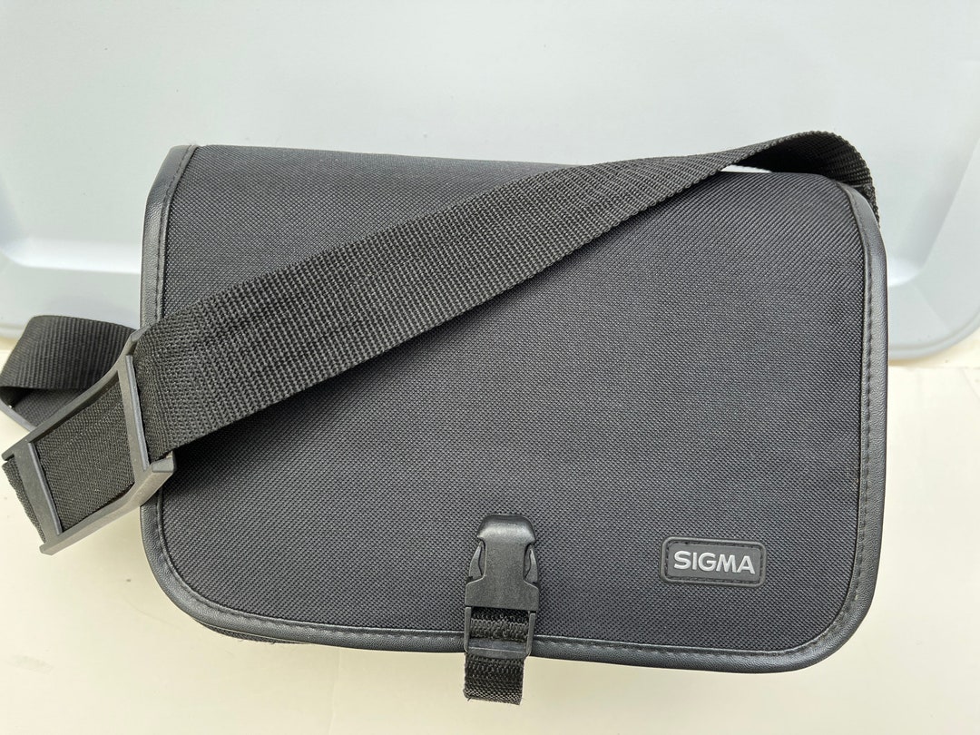 SIGMA Padded Black Camera Bag W/mesh Pockets, Divider & Strap for Film ...