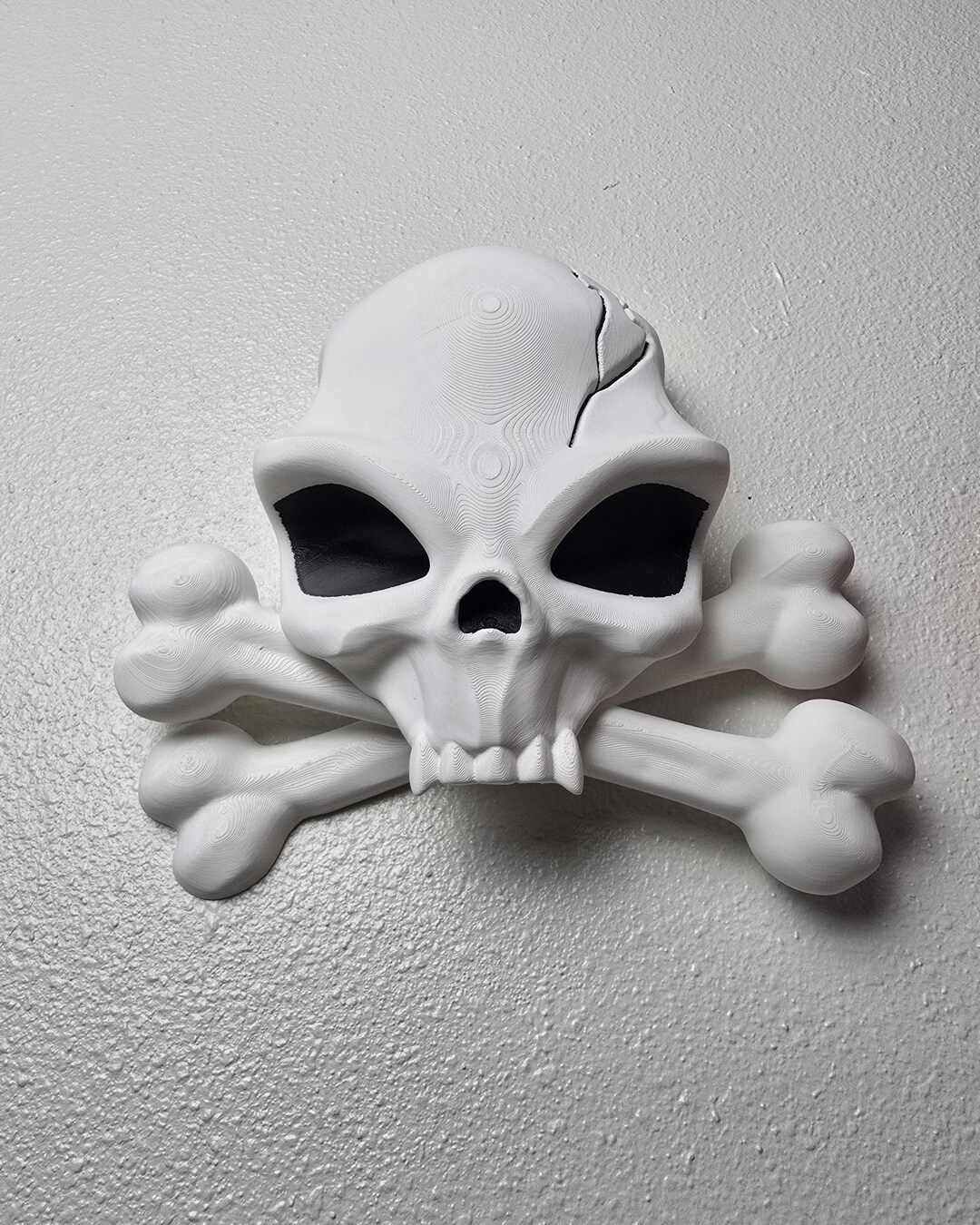 Alien Skull and Crossbones Wall Art – 3D Printed Sci Fi Gothic ...
