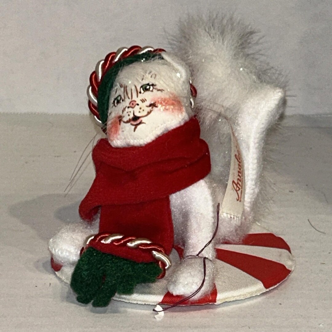 ANNALEE Cat on PEPPERMINT Candy Vintage 2005 Christmas HOLIDAY Winter ...