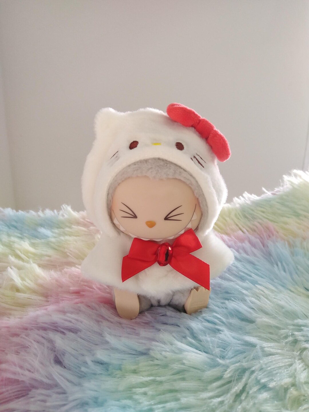 Labubu Outfit Set - White Hooded Cape With Keychain Loop & Shoulder Bag ...