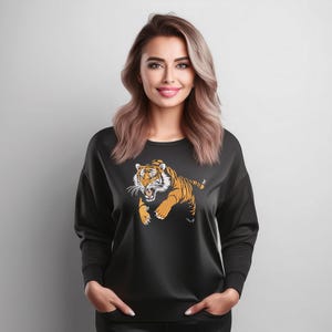 Tiger Head Embroidery Design, Lifelike Animal Face Pattern for Dark ...