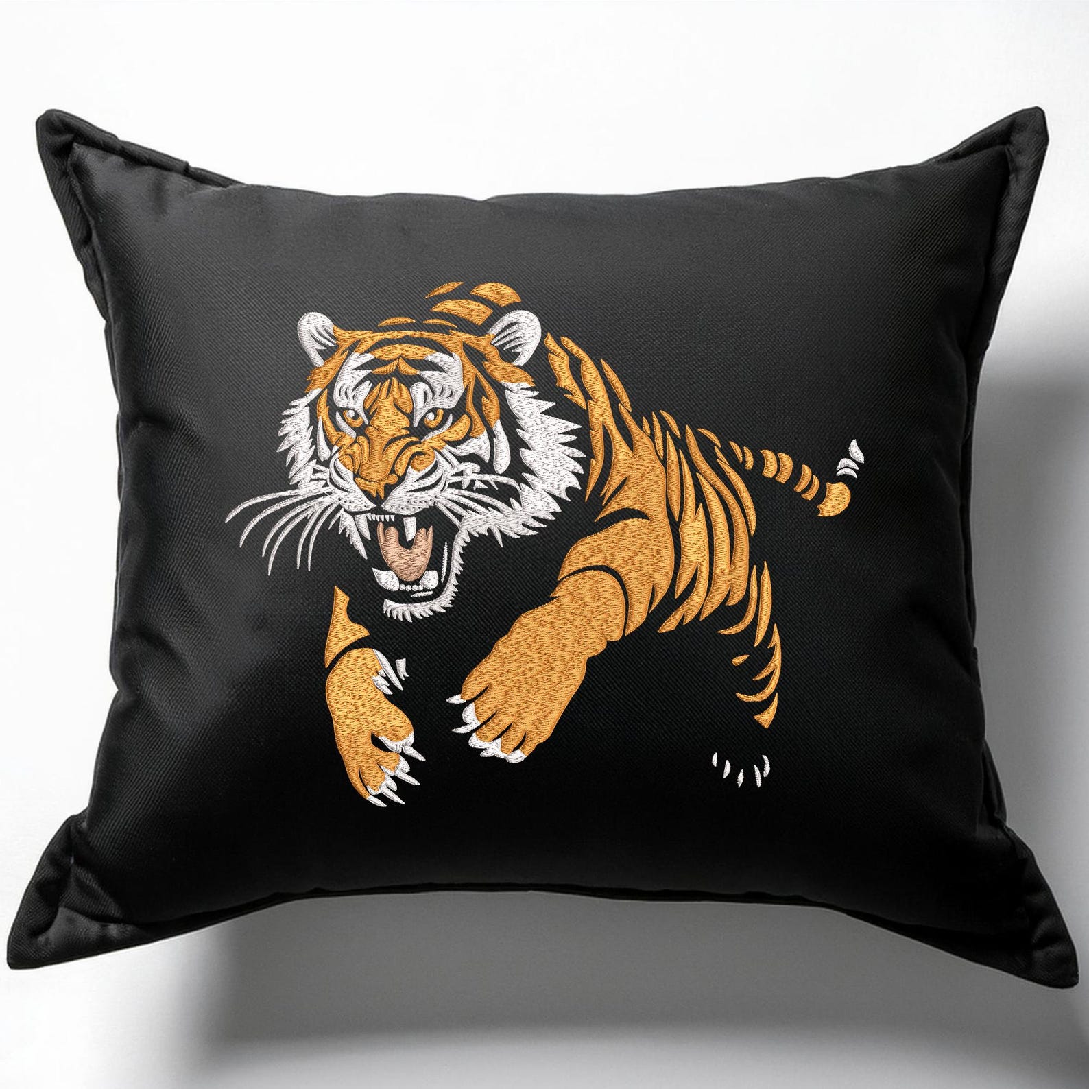 Tiger Head Embroidery Design, Lifelike Animal Face Pattern for Dark ...