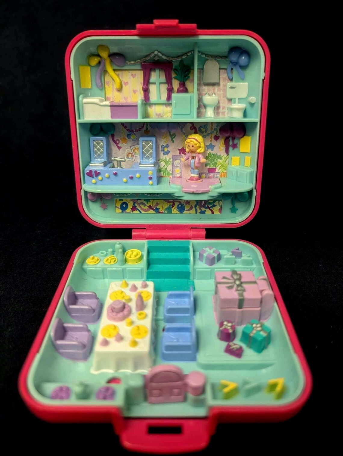 Polly Pocket Partytime Surprise / Polly's Birthday Party, Vintage, 1989 ...