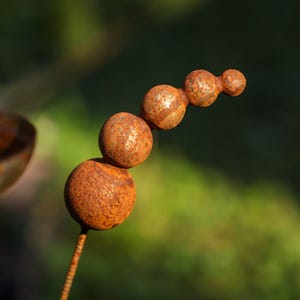 Rusty Metal Flower Garden Decor: Rustic Yard Art. - Etsy