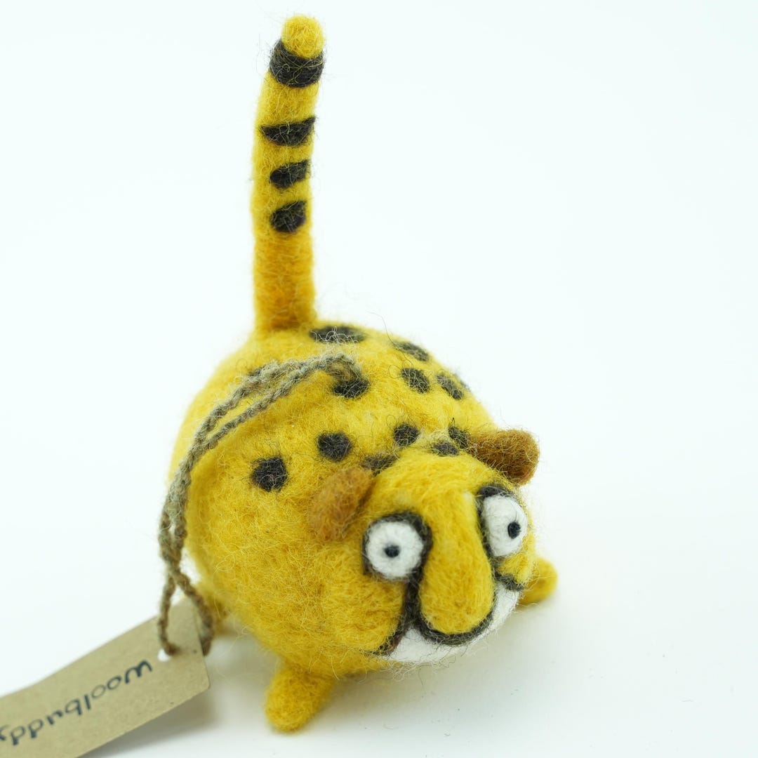 Needle Felted Cheetah Ornament – Handmade Wool Animal Toy - Etsy