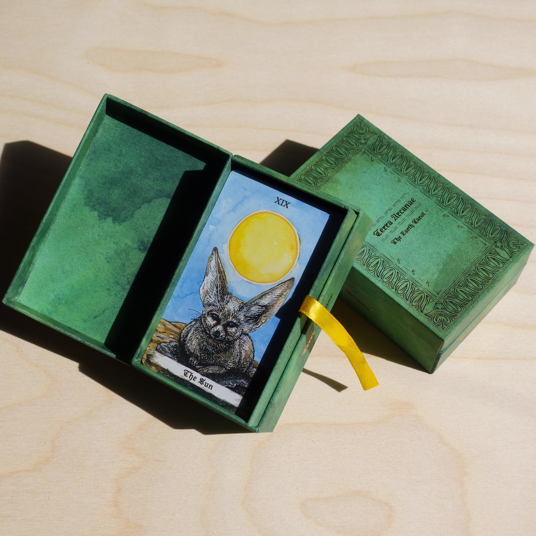 Terra Arcanae Earth Tarot Deck: 80-card Animal Tarot With Guidebook - Etsy