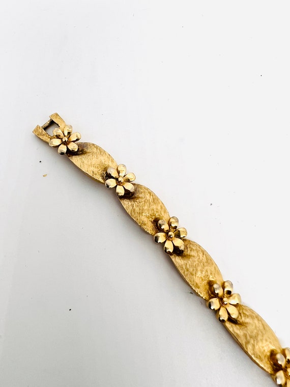 TRIFARI Brushed Gold Tone Birthday Ribbon Bracelet Si… - Gem