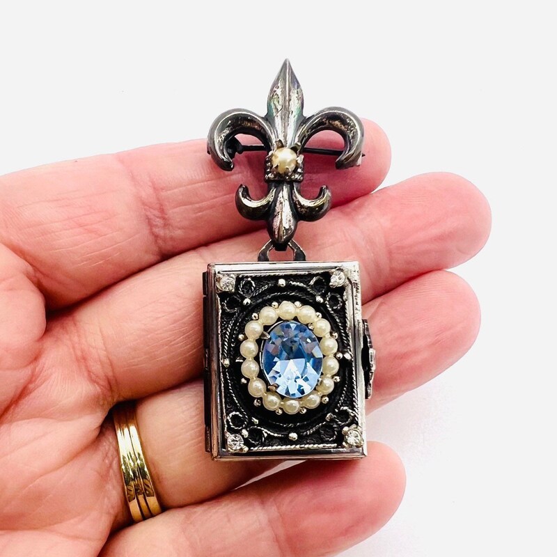 Vintage Coro Locket - Etsy