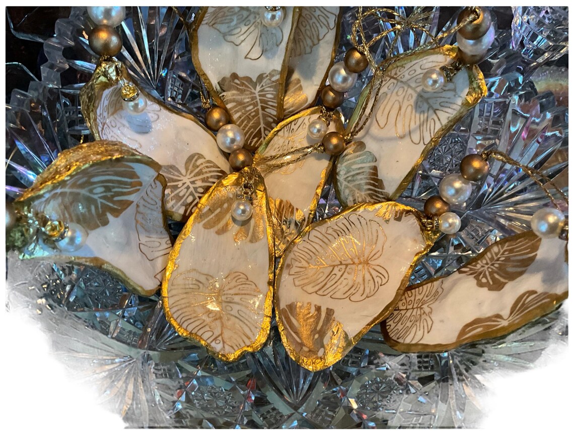 Monstera Oyster Shell Christmas Ornament: Gold Painted Coastal Decor - Etsy