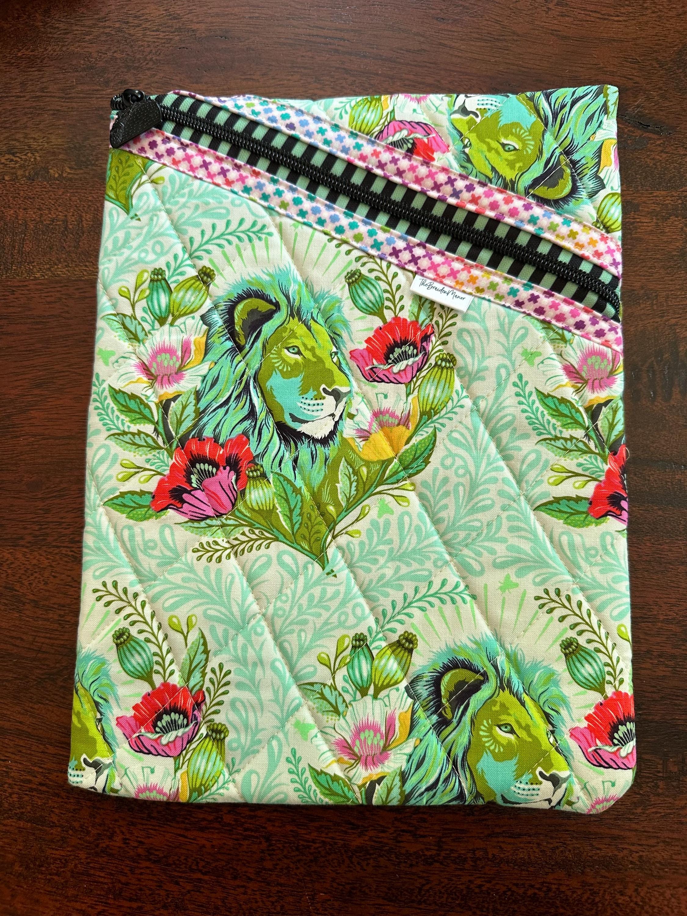 Large Lion Hemingway Pouch - Etsy