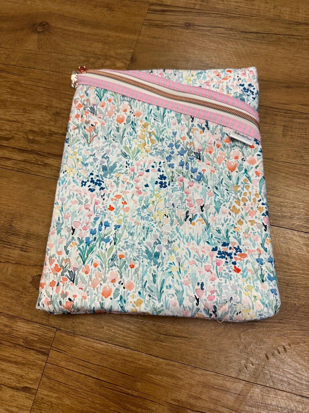 Jardin Floral Tablet Pouch Pouch (hemingway) - Etsy
