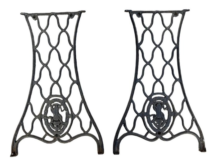 SINGER Sewing Machine Treadle Table Cast Iron Stand Legs Base 1930 ...