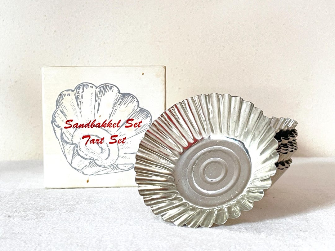 Vintage Scandinavian Sandbakkel Tin Set | Vintage Sandbakkel Tart Set ...