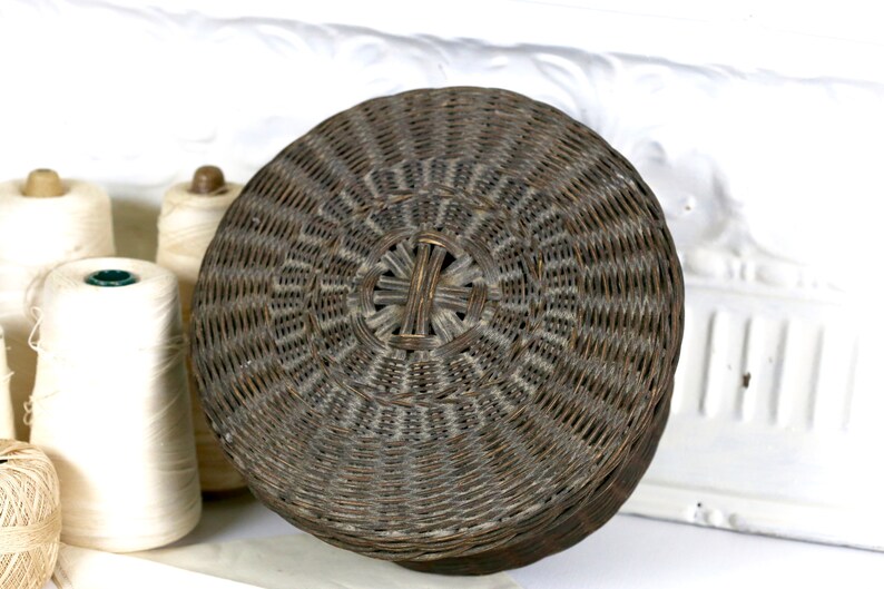Antique Sewing Basket Vintage Sewing Basket With Fabric - Etsy