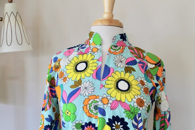 Vintage 1960s Womens Light Blue Groovy Flower Power Bell | Etsy