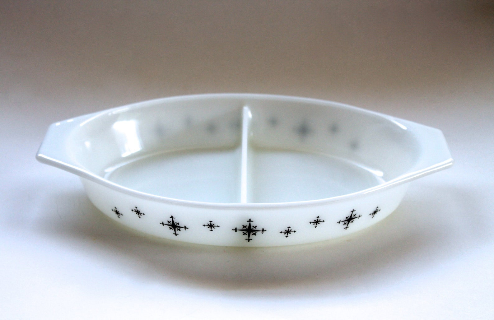Vintage 1950's White and Black Pyrex Compass Pattern 1 1/2 Quart Number ...