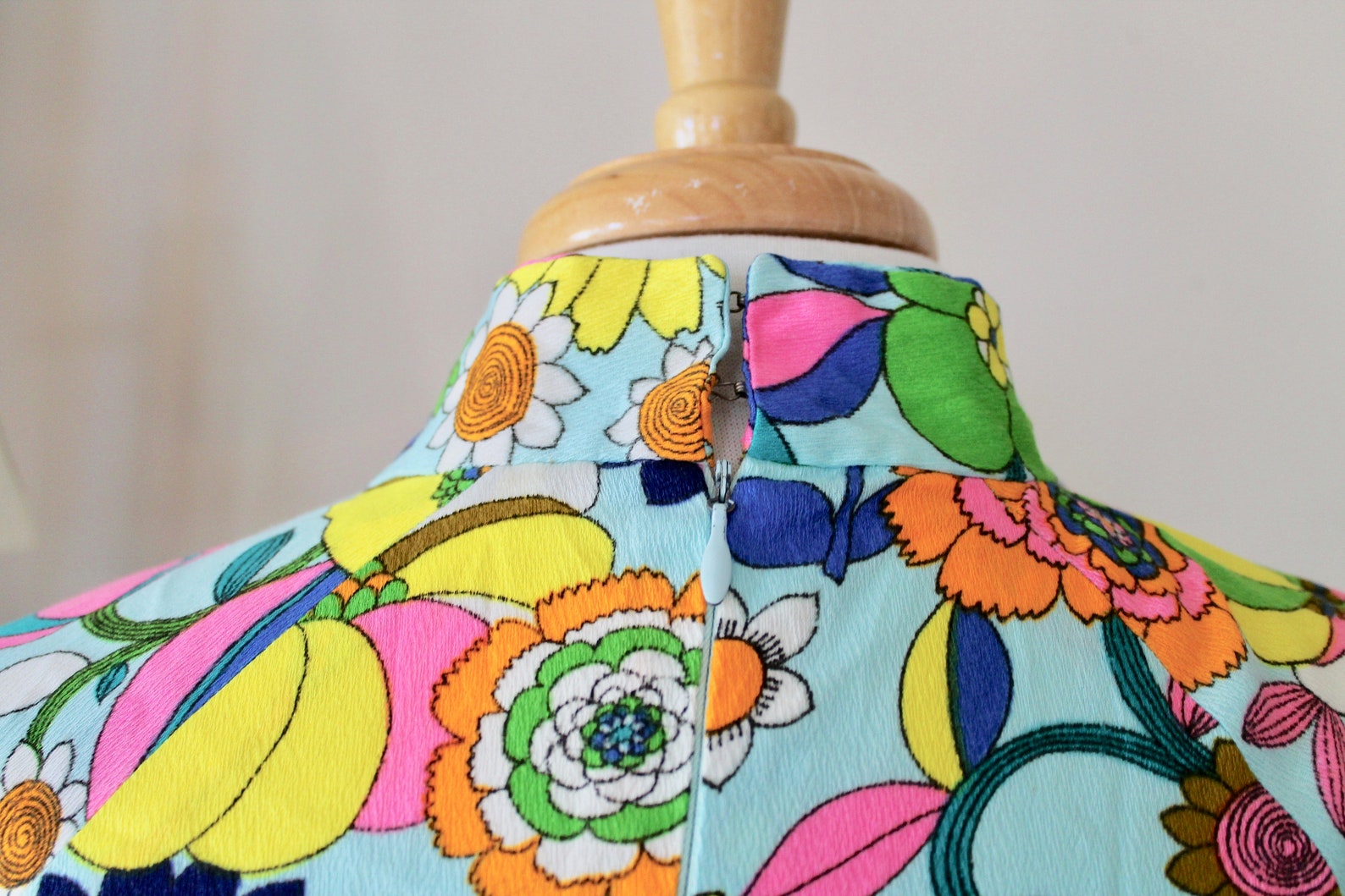 Vintage 1960s Womens Light Blue Groovy Flower Power Bell | Etsy