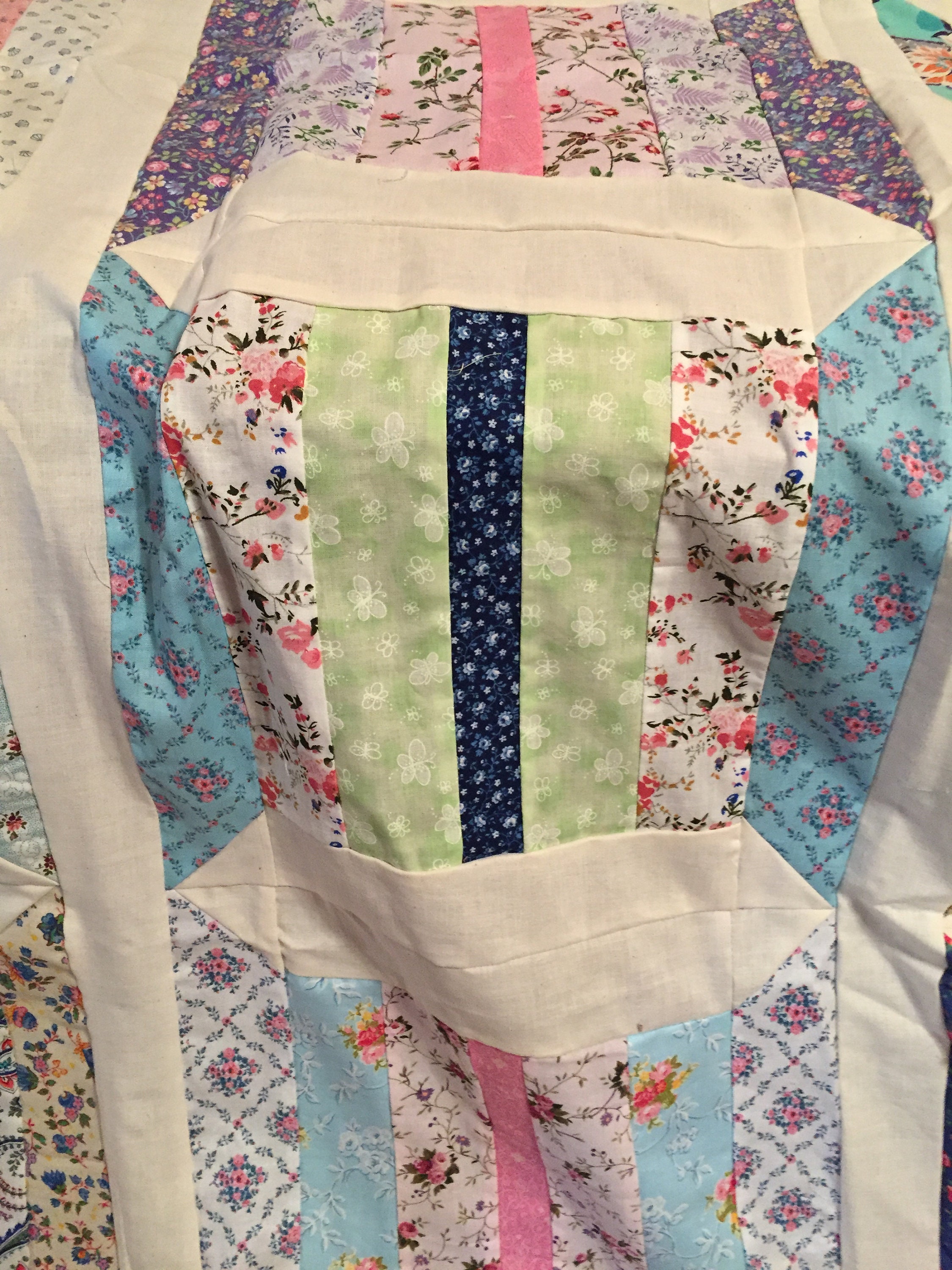 Spooling Around Quilt Top 77 X 105 Inches With Free Shipping - Etsy