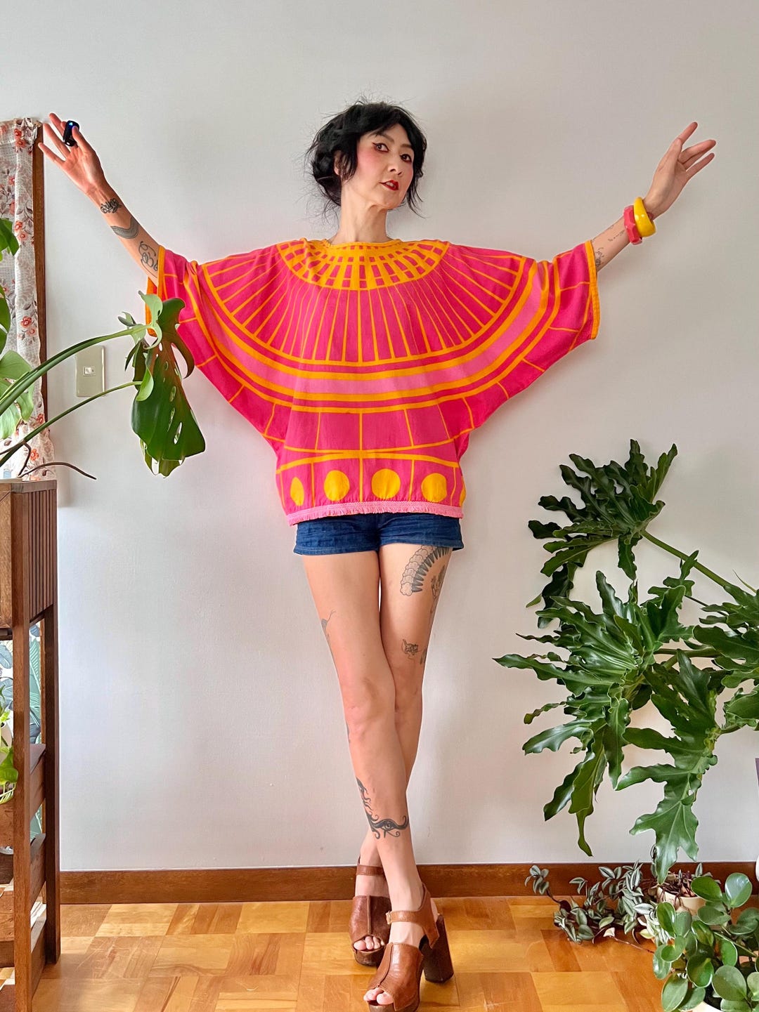 1970s Mr. D Op Art Inspired Kaftan Tunic – Pink Orange Pop Art Batwing ...