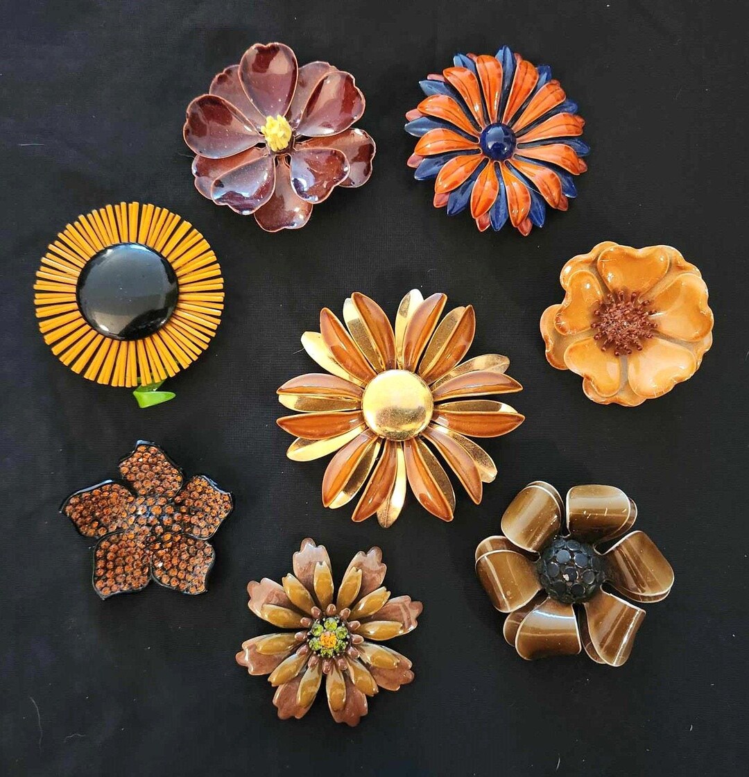 Vintage 1970s Lot of 8 Brown Rust Gold Flower Metal Pins Brooches All ...