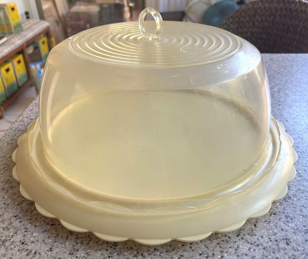 Vintage 1950s Blisscraft of Hollywood Soft Yellow Large Cake Protector ...