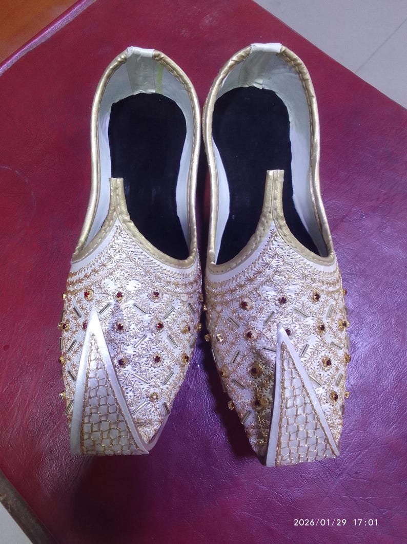 Handmade Embroidered Leather Khussa | Pakistani Mojari Jutti - Etsy
