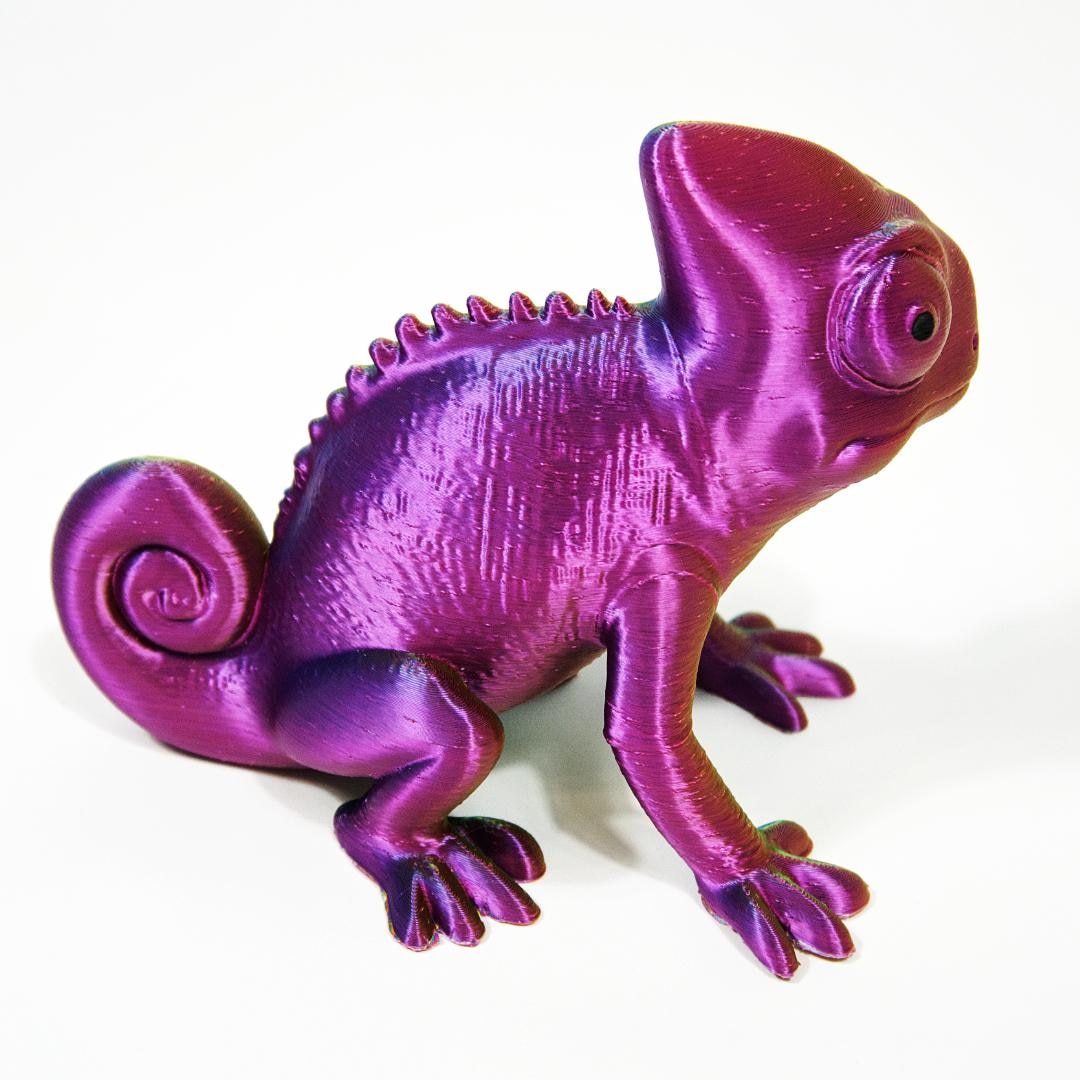 3D Printed Iridescent Chameleon Figurine: Eco-friendly Bioplastic ...