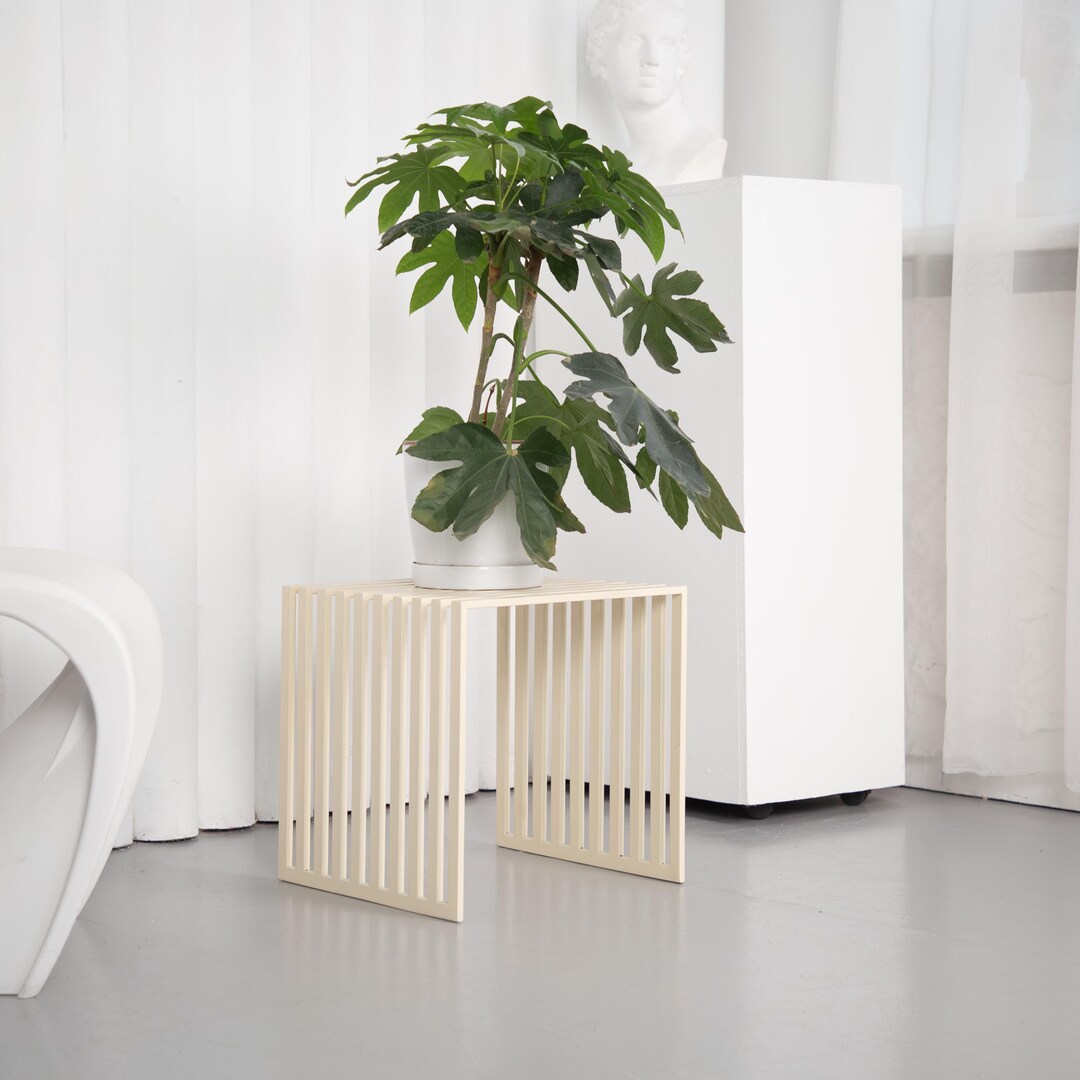 Small Metal Plant Stand, Handmade Modern Plant Table for Indoor Plants ...