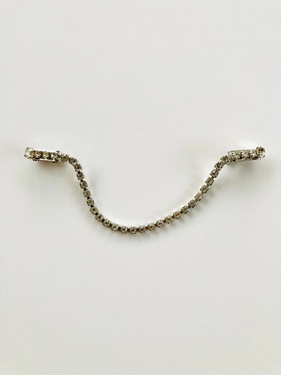 Rhinestone sweater clip guard - Gem