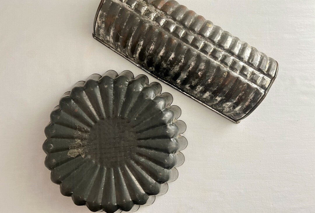 Mid-century Baker Mold Tins Bread Loaf Baker and 8 Fluted Round Baker ...
