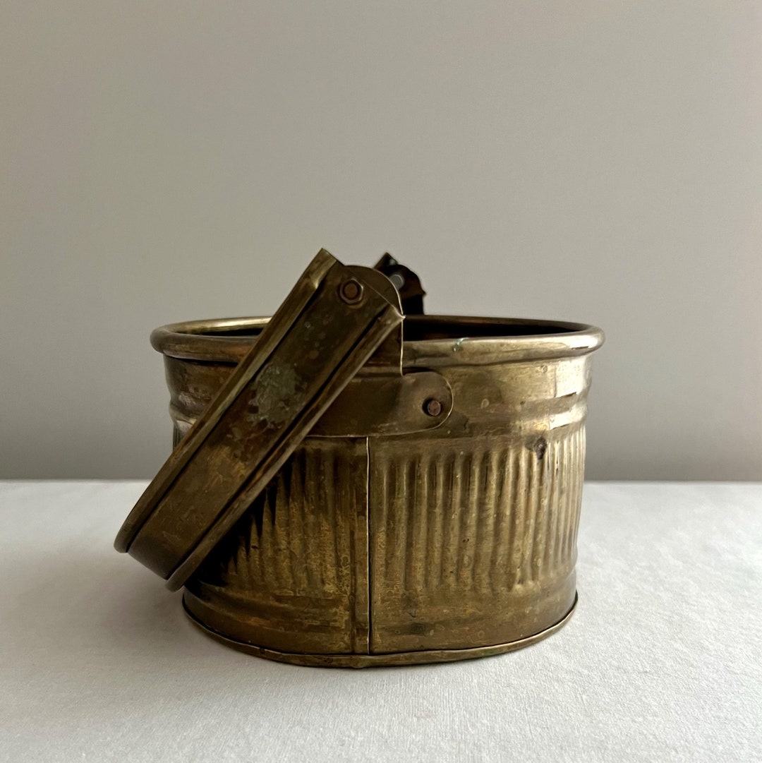 Mid-century Brass Basket / Swing Handle / Ribbed Rolled Detail - Etsy